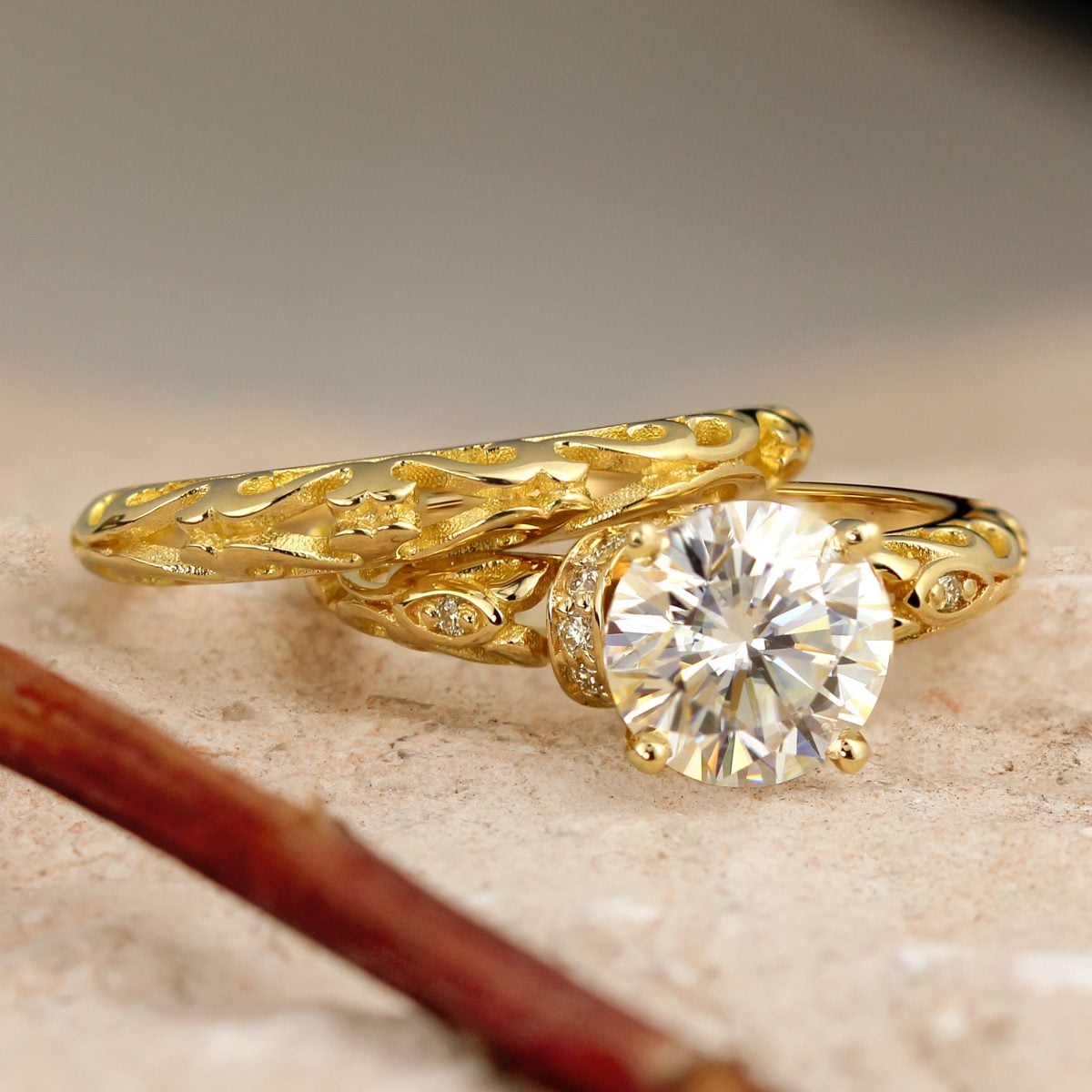 How to Wear a Wedding Ring the Right Way - DiamondWish.com